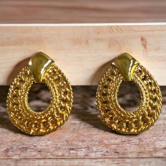 Avon | Jewelry | Vintage Avon Tailored Career Earrings Pierced Gold ...